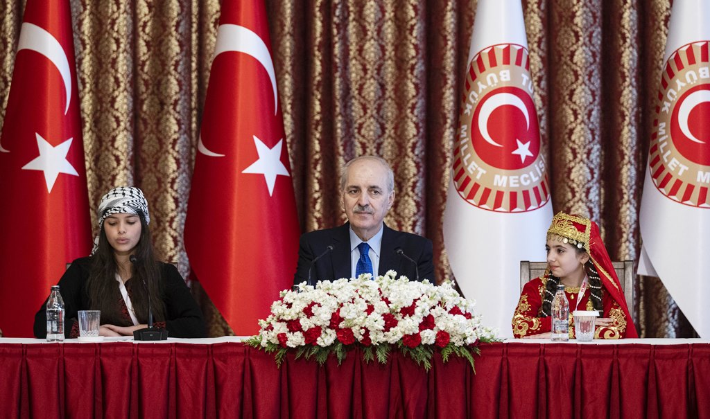 TBMM Başkanı Kurtulmuş, 28 ülkeden Türkiye’ye gelen dünya çocuklarını ...
